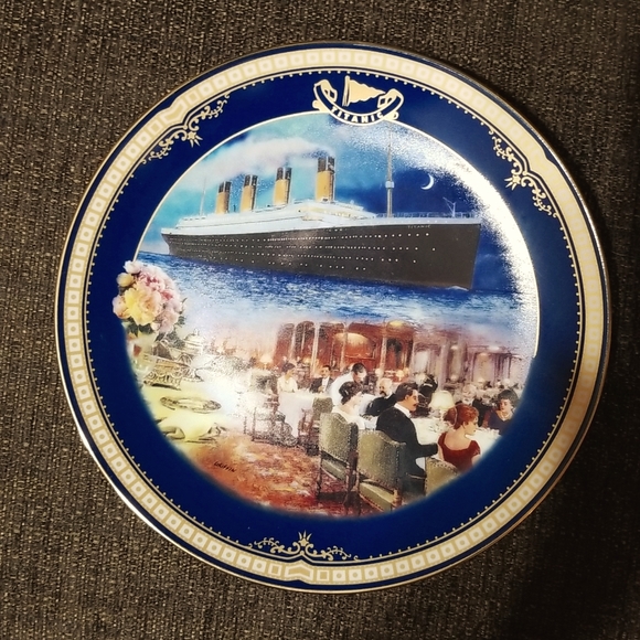The Bradford Exchange | Other | Titanic Plate 6 | Poshmark